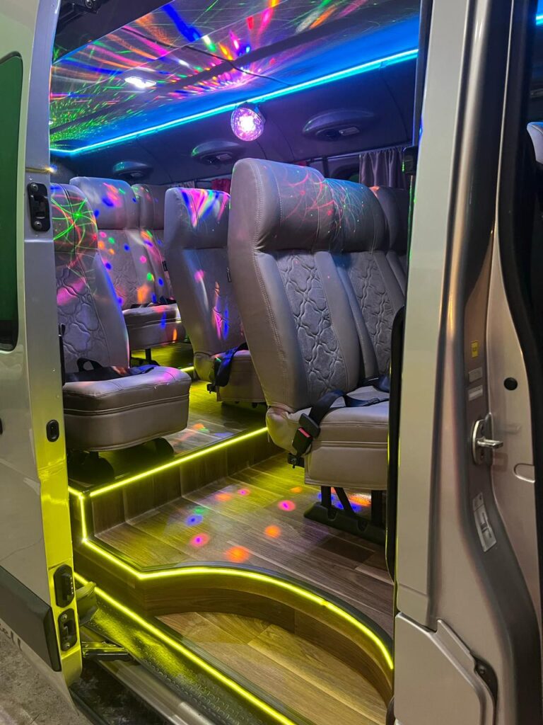 Transporte Vip para Festas de 15 Anos e Casamentos